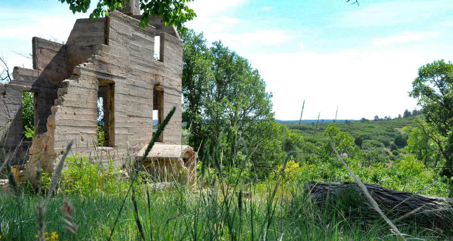 Trails with Ruins - Day Hikes Near Denver